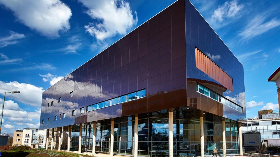 Southampton: 'Ground-breaking' cancer vaccine trial announced - BBC News