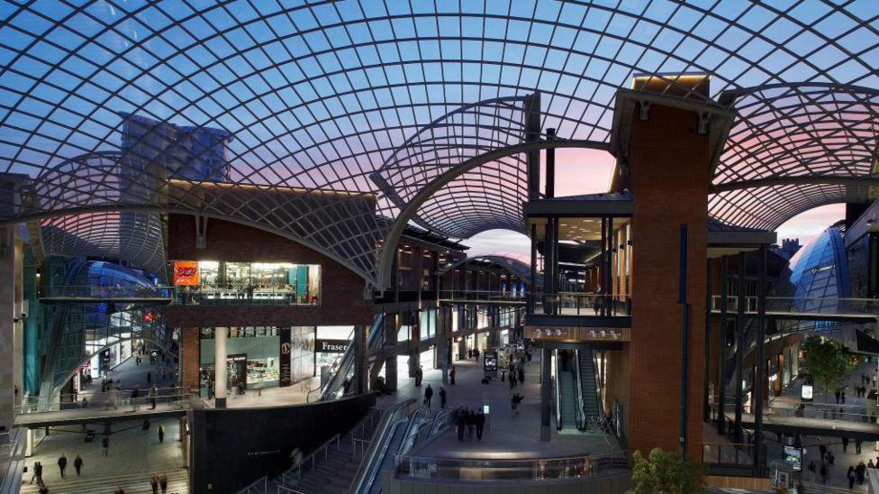 Bristol film fans breathe life into 'forgotten' IMAX cinema - BBC News