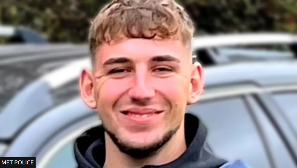 Ealing: Three charged in Hanwell murder investigation - BBC News