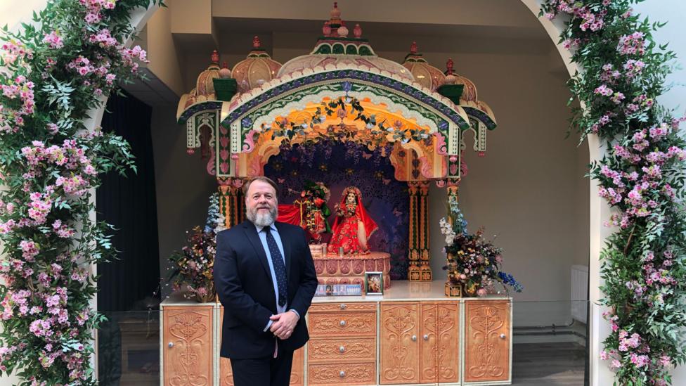 World's Best School: Hindu academy in Stanmore among finalists - BBC News