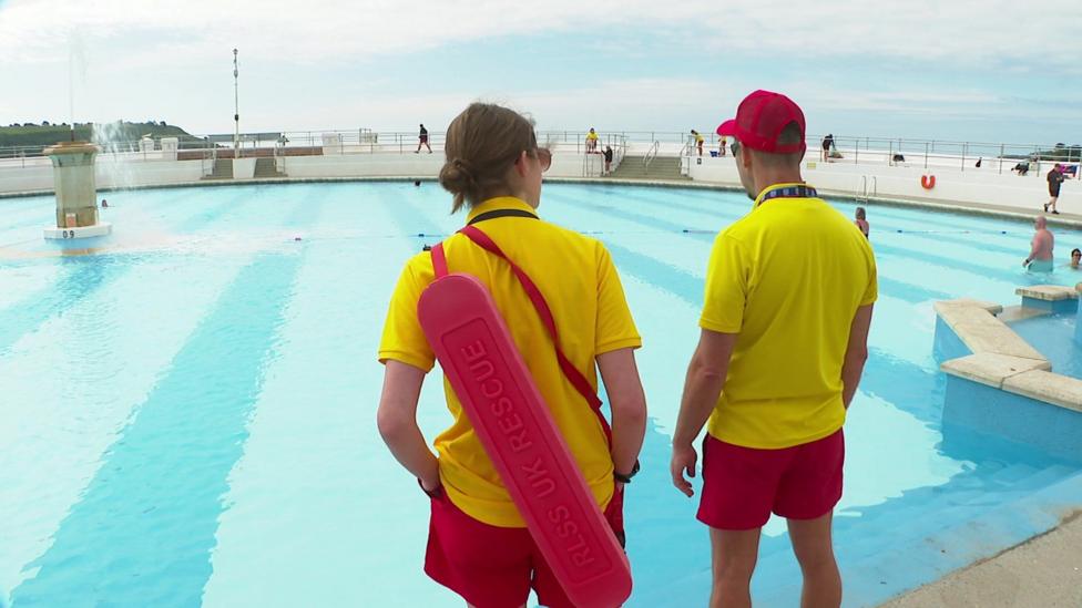 Plymouth's Mount Wise and Tinside pools reopen for summer season - BBC News