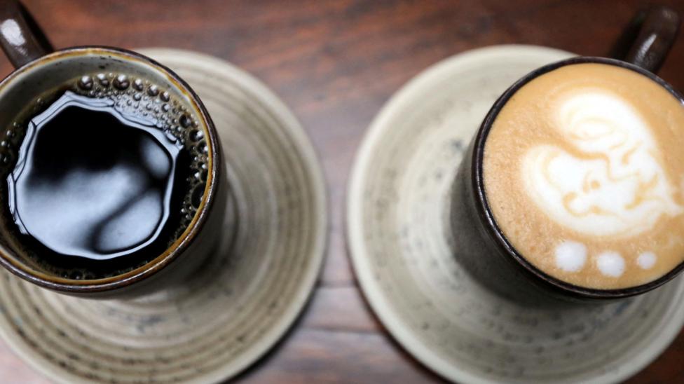 Fears over Milnsbridge coffee shop's alcohol licence application - BBC News