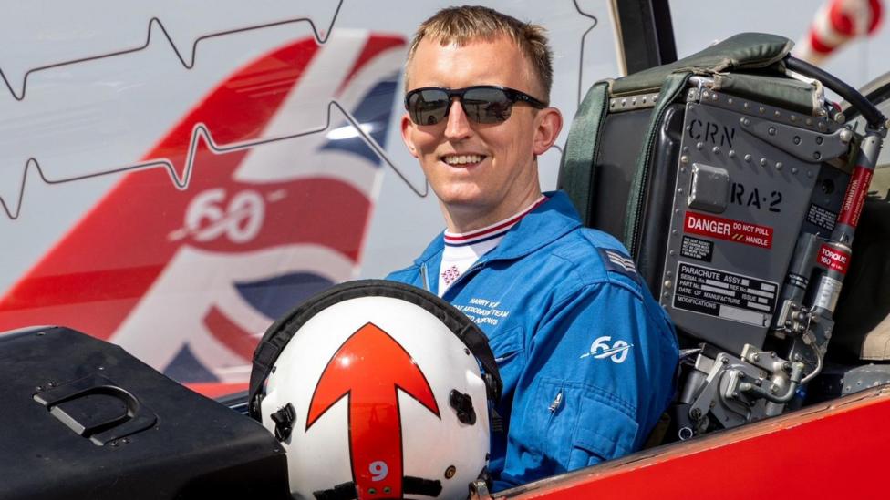 Red Arrows 50p coin launched for 60th anniversary - BBC News