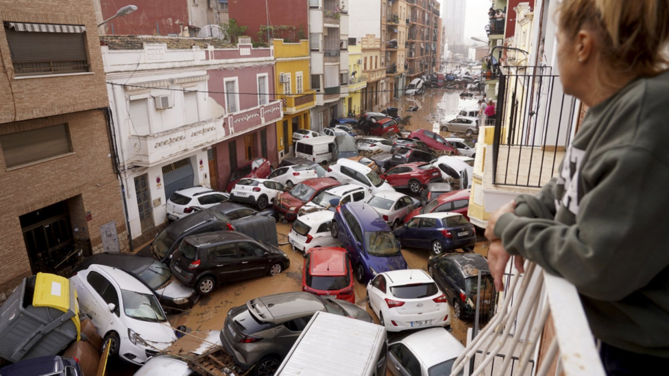 Spain flood death toll expected to rise as dozens missing - BBC News