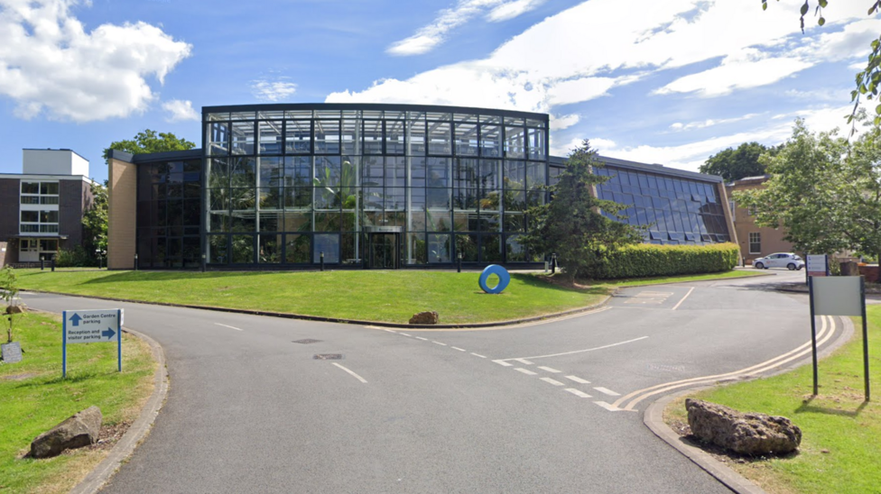 Evesham and Pershore college campuses could merge - BBC News