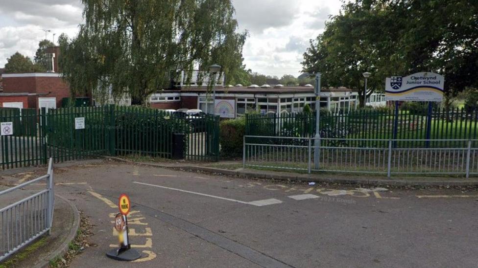 Consultation opens on plans to expand two Warwickshire schools - BBC News
