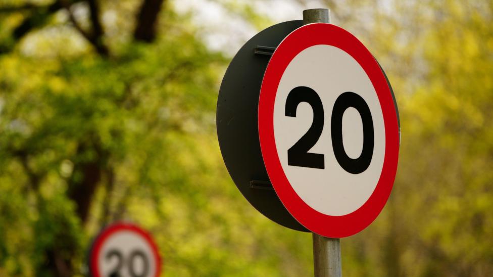 Speed limits reduced in parts of Jersey - BBC News