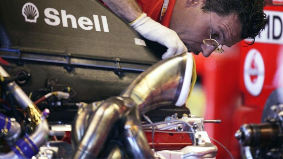 F1 bosses reject V10 engine return - BBC Sport