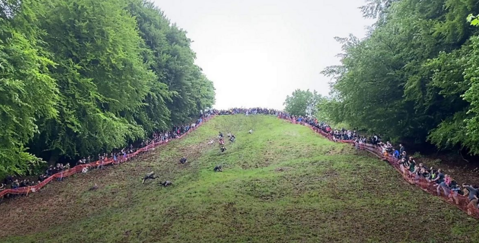 Cheese rolling champion shares top three tips for winning - BBC News