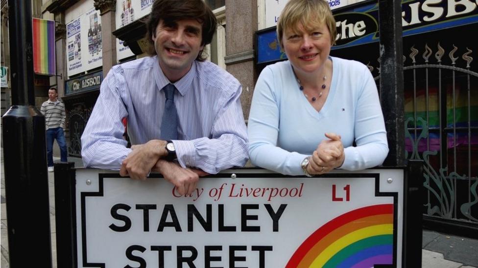 Liverpool Pride: Hundreds take part in city march - BBC News