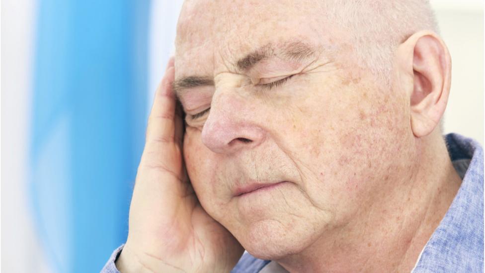 Sleep apnoea 'linked to memory loss' - BBC News