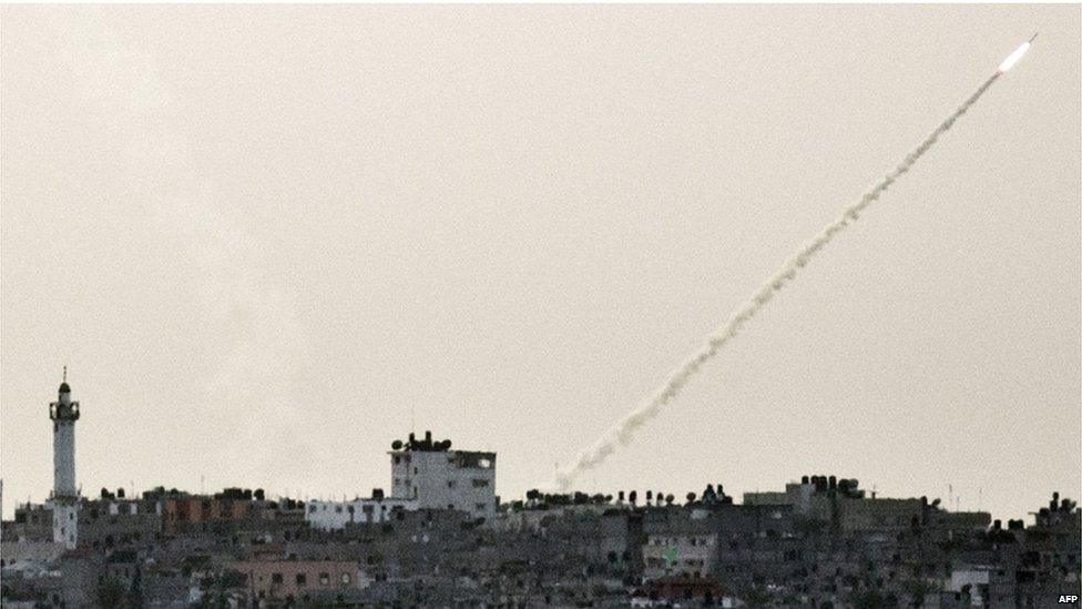 In pictures: Violence in Gaza and Israel - BBC News