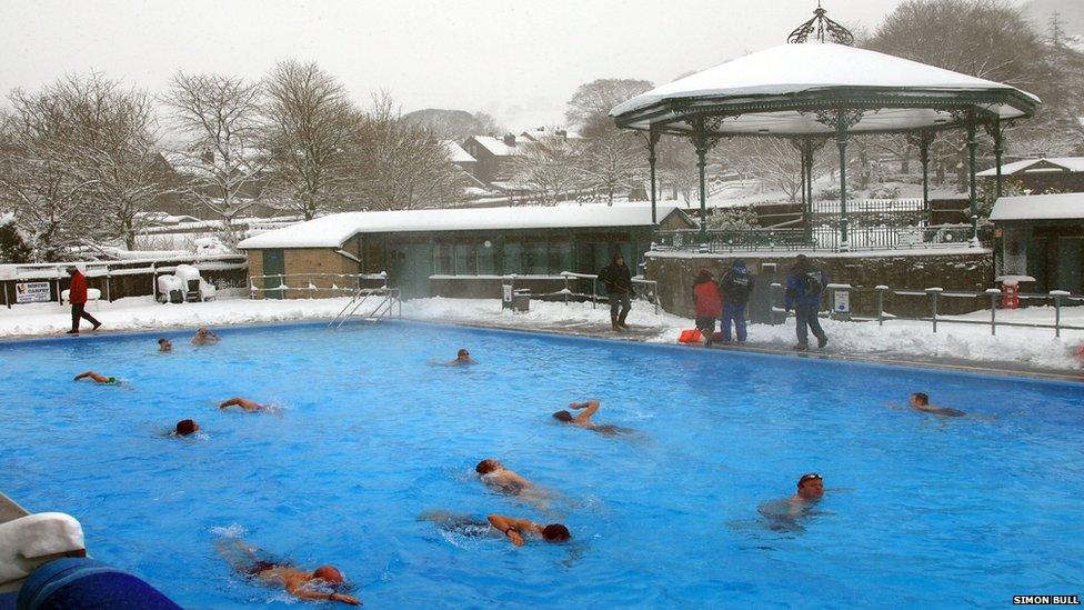 In pictures: Snow in the East Midlands - BBC News