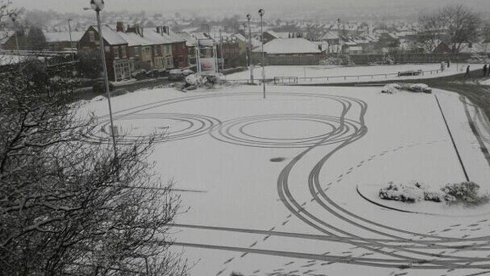 In pictures: Snow in the East Midlands - BBC News