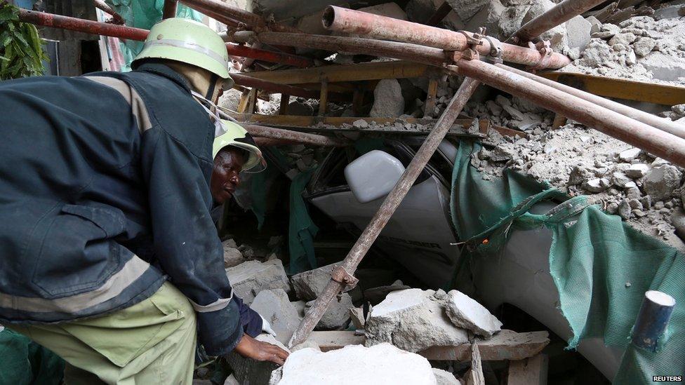 In pictures: Tanzania building collapse - BBC News