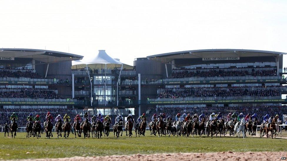 In pictures: 2013 Grand National at Aintree Racecourse - BBC News