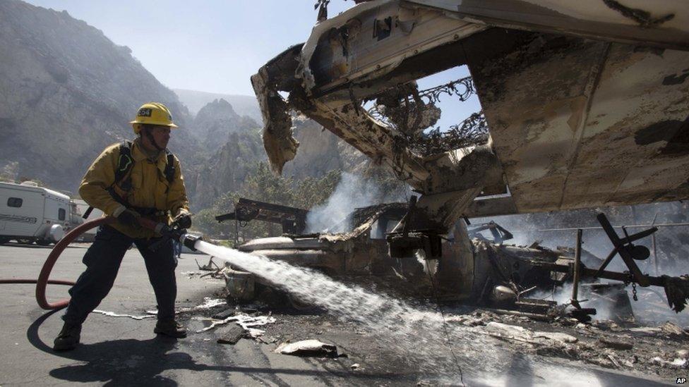 In pictures: California wildfires - BBC News