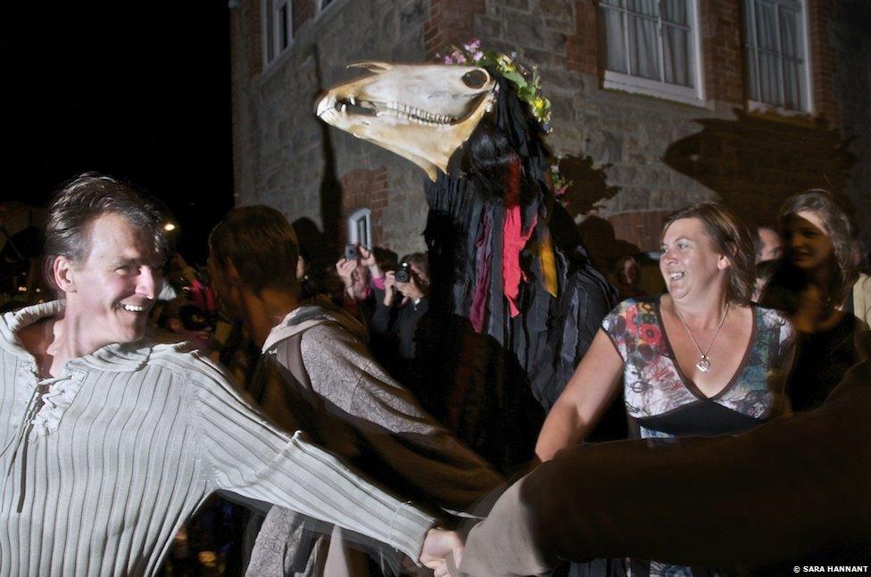 In pictures: A journey through the English ritual year - BBC News