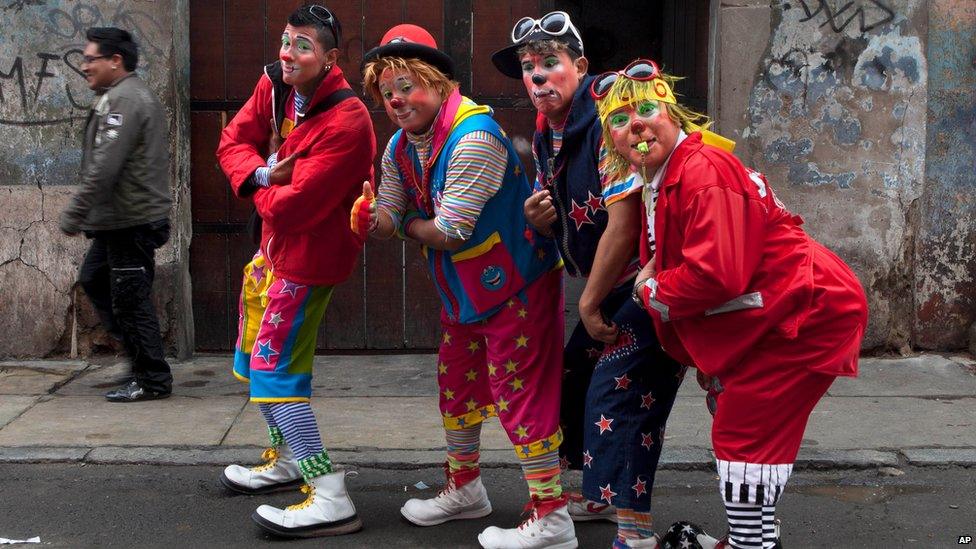 Peruvians put on face paint and colourful bright wigs for Clown Day ...