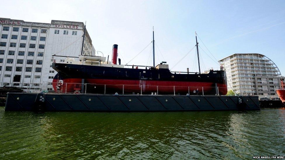 Prince visits oldest steamship SS Robin - BBC News