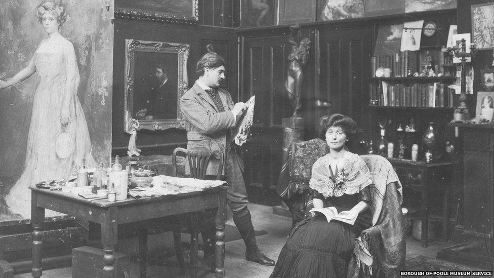 In Pictures: Bernard Gribble marine paintings at Poole Museum - BBC News