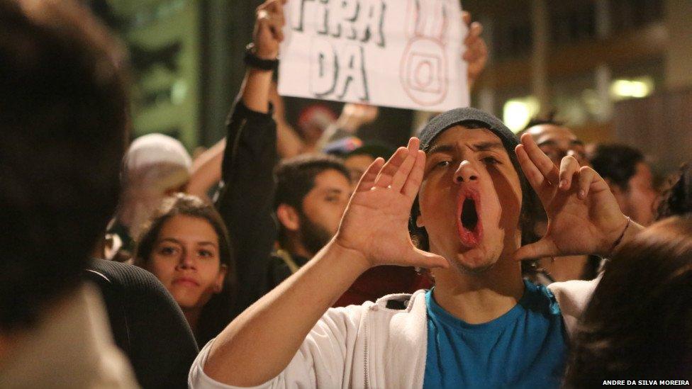 In pictures: Brazil protest banners - BBC News