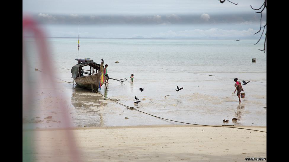 In pictures: The Moken - BBC News