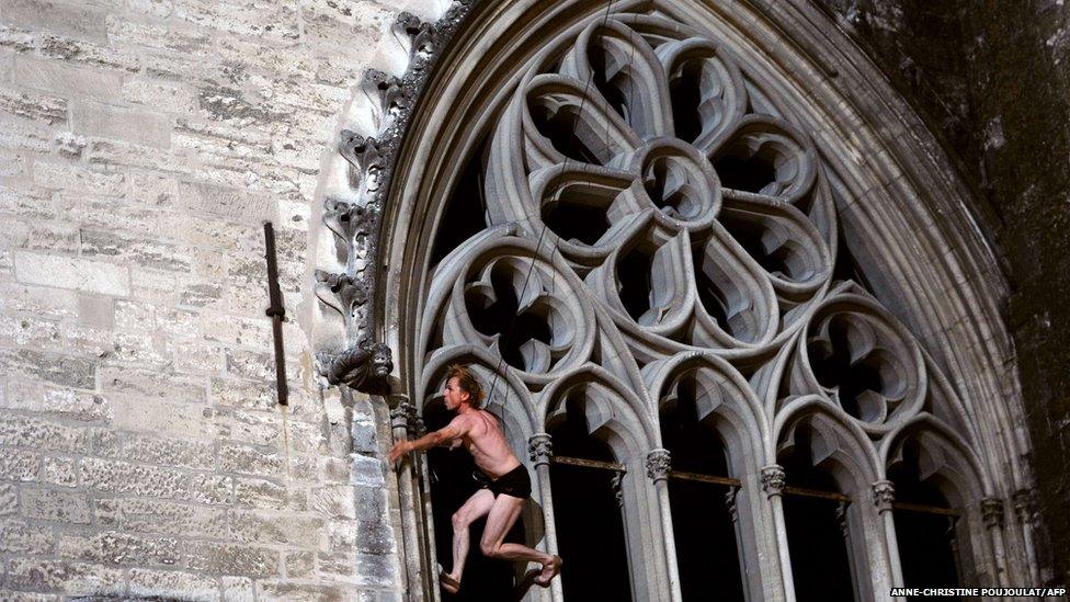 Day in pictures: 17 July 2013 - BBC News