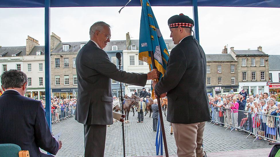In pictures: Battle of Flodden flag tours the Borders - BBC News