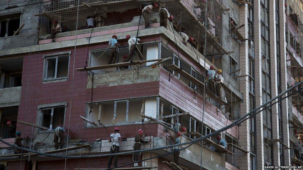 Day in pictures: 17 September 2013 - BBC News