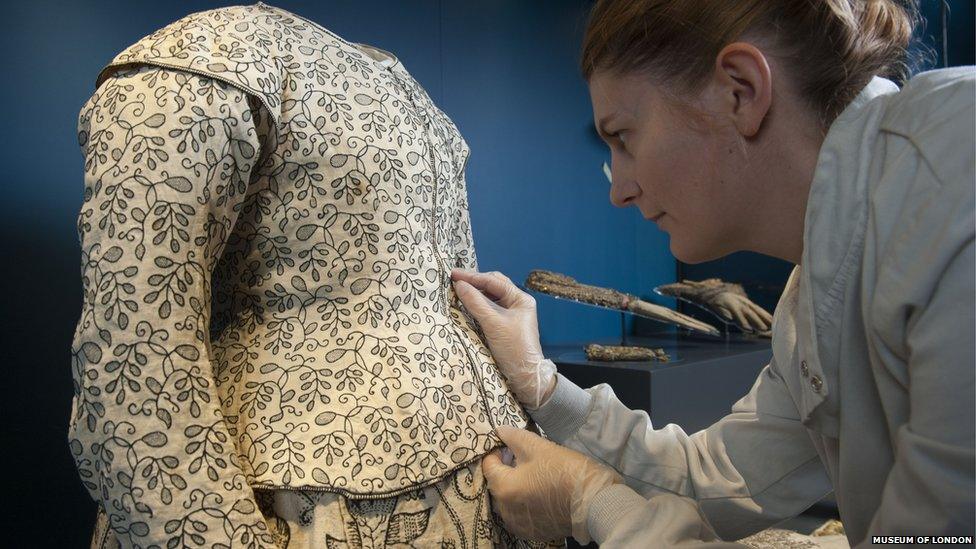 In pictures: The Cheapside Hoard - BBC News