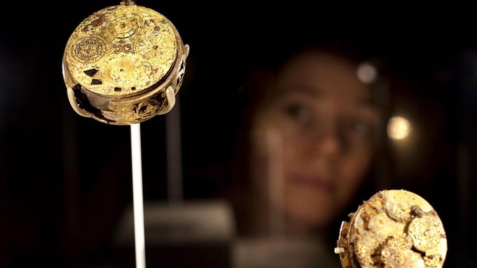 In pictures: The Cheapside Hoard - BBC News