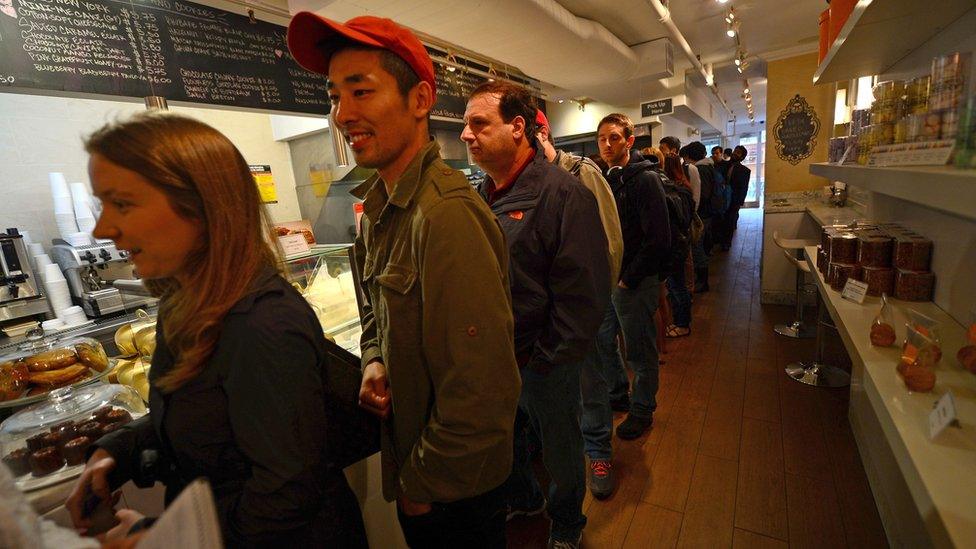 Pictures: "Cronuts", "duffins" and other cake mash ups - BBC Newsround