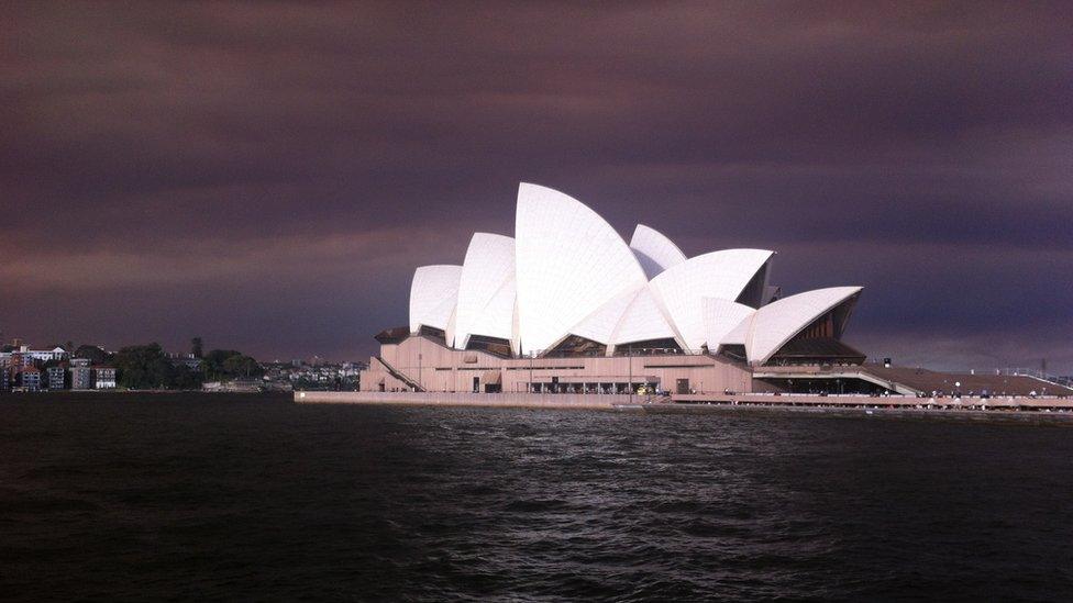 Australian bushfires: Your pictures - BBC News