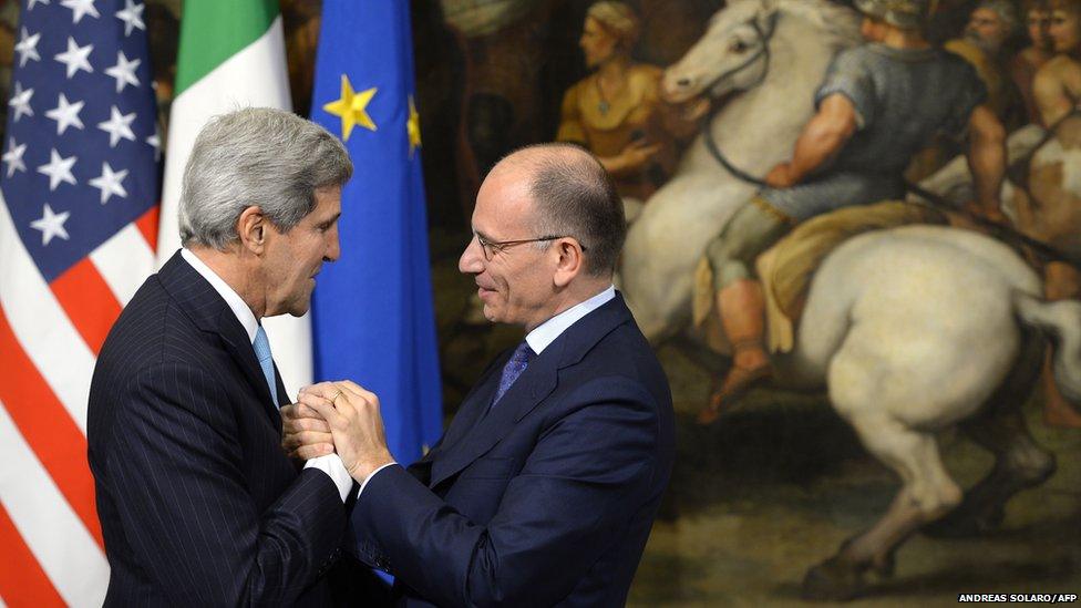 Day in pictures: 23 October 2013 - BBC News