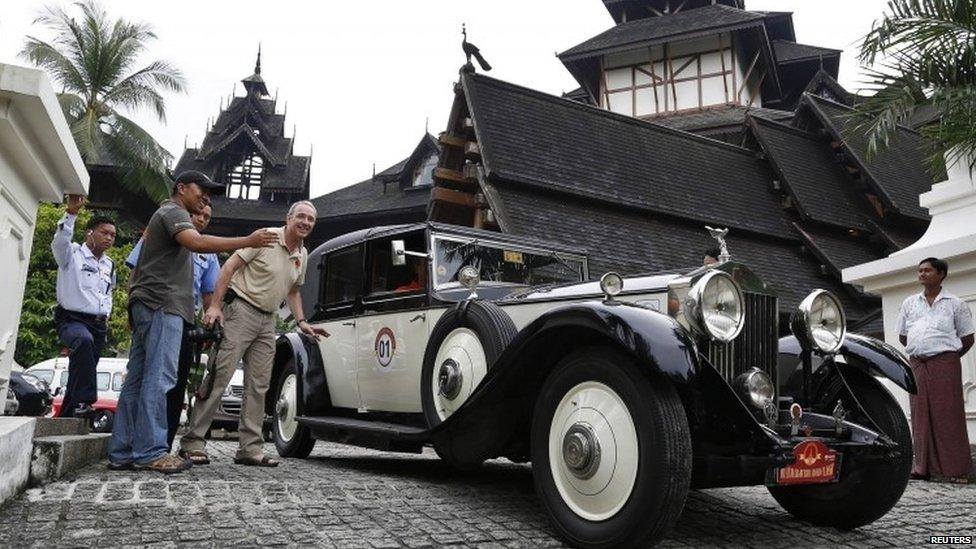 In pictures: Classic cars take to Burma's roads - BBC News