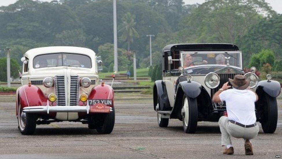In pictures: Classic cars take to Burma's roads - BBC News
