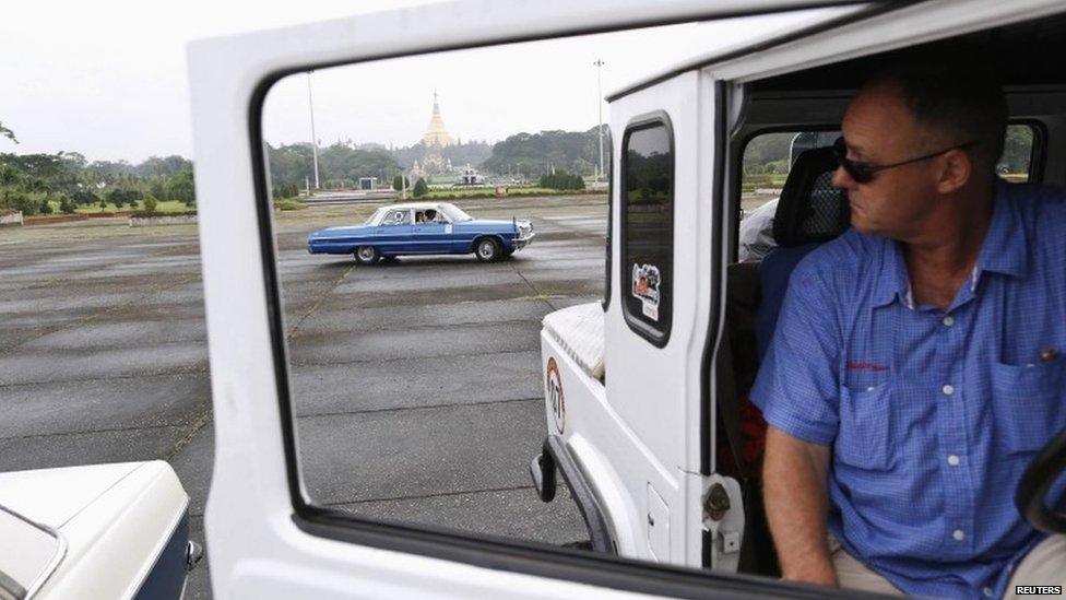 In pictures: Classic cars take to Burma's roads - BBC News