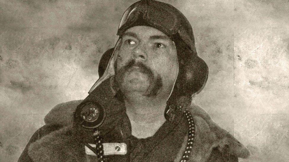 Movember: Marvellous moustaches from yesteryear - BBC News