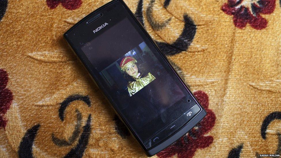 In pictures: Women at risk in Iraq - BBC News