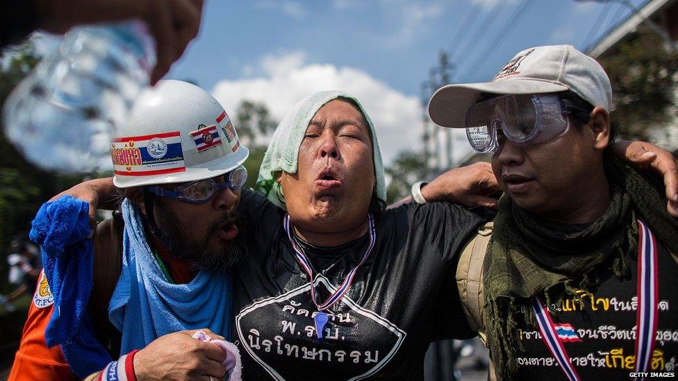 In pictures: Bangkok clashes worsen - BBC News