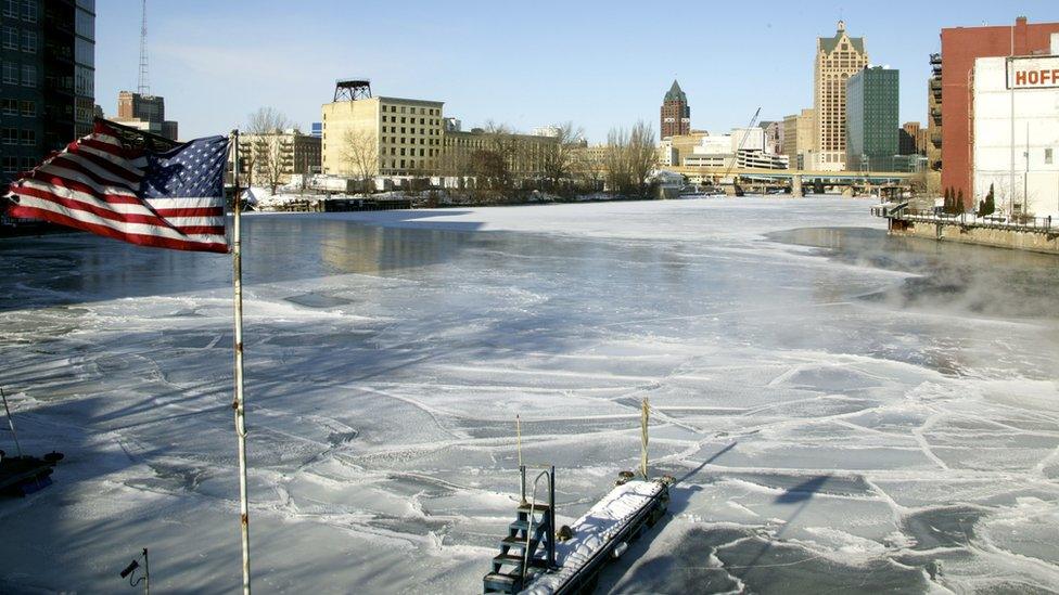 Snow and ice in America and Canada - BBC Weather