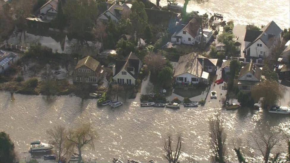 Pickering leaky dams flood prevention scheme 'a success' - BBC News