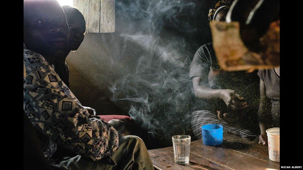 In pictures: Kenya's traditional brewers - BBC News