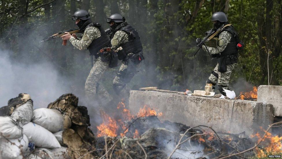 In pictures: Ukraine moves on pro-Russian separatists - BBC News