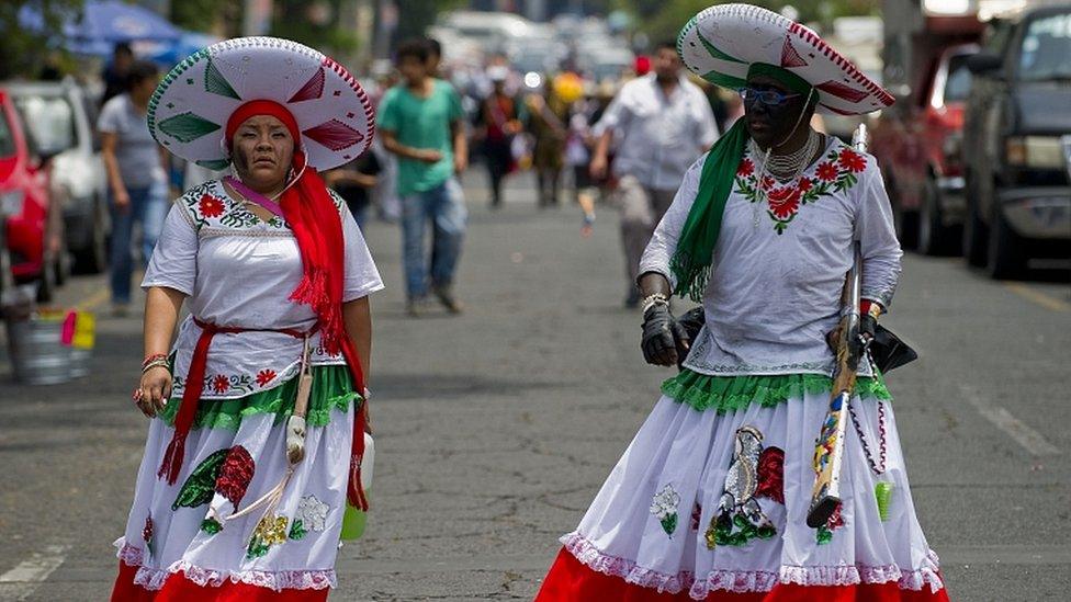 In pictures: Mexico celebrates Cinco de Mayo - BBC News