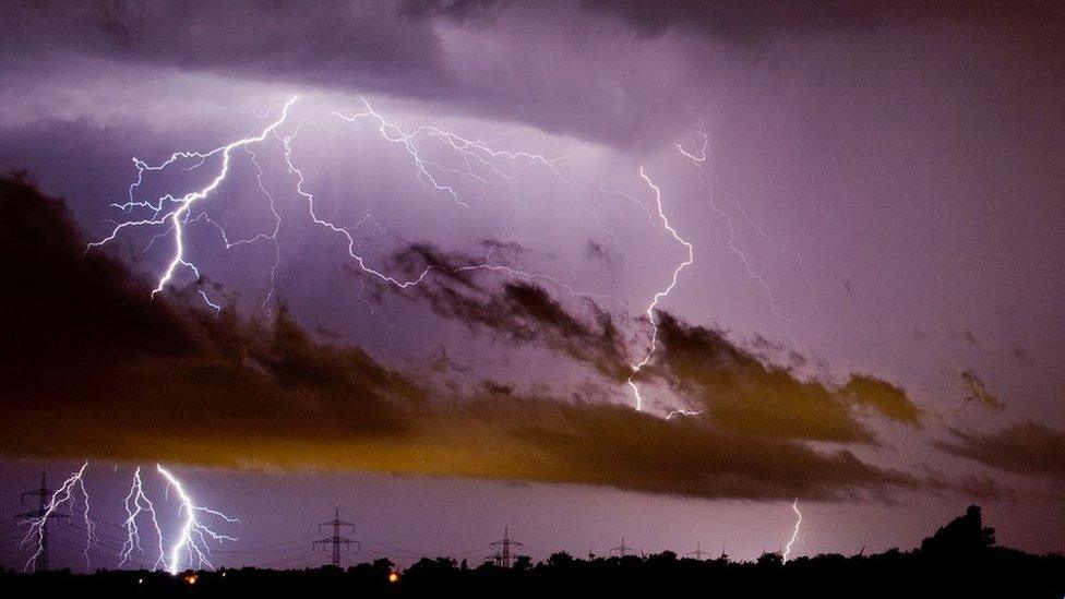 Germany storms: Six dead in North Rhine-Westphalia - BBC News