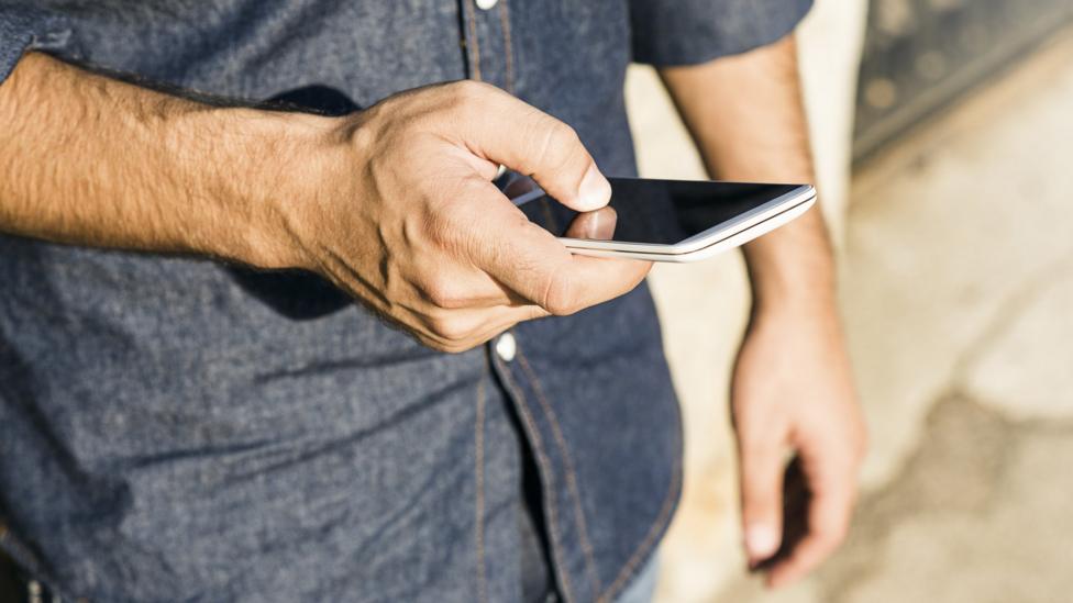 Tinder fights STD ad campaign in US - BBC News