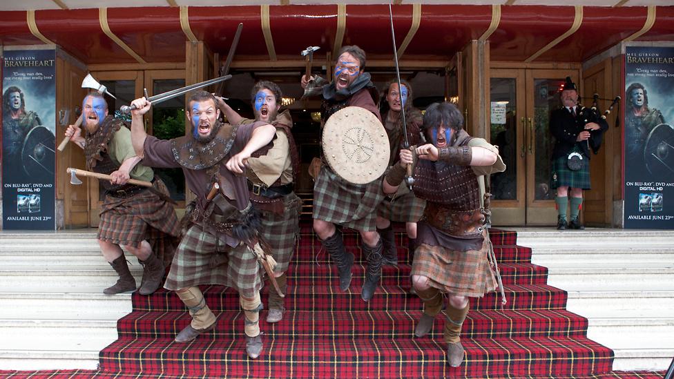 Stirling screening marks Braveheart film anniversary - BBC News