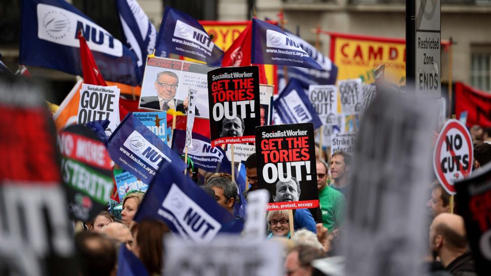 Conservatives pledge public sector strike curbs - BBC News
